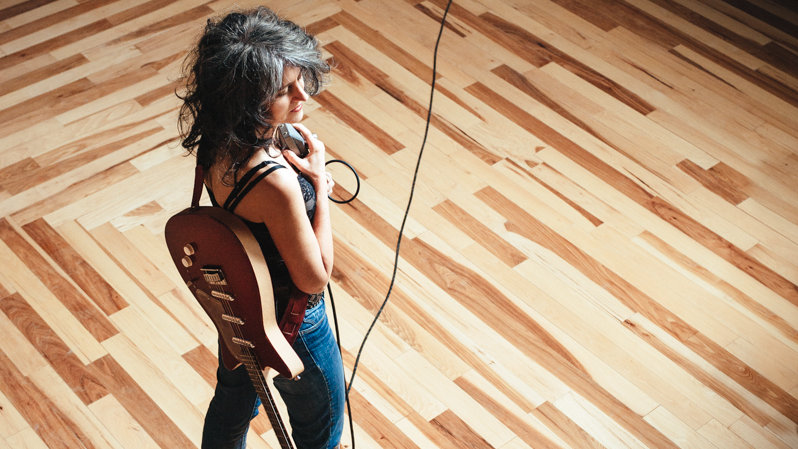 Janet Feder: universi sonori paralleli