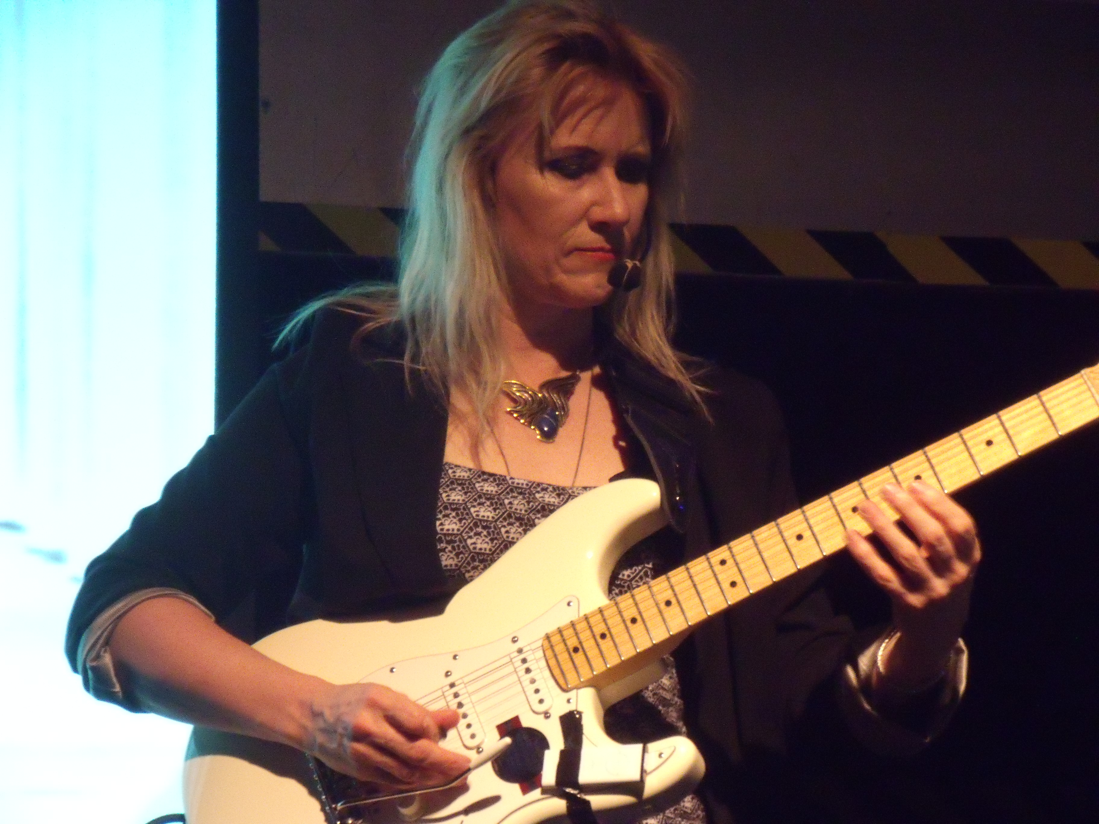 Jennifer Batten torna in Italia