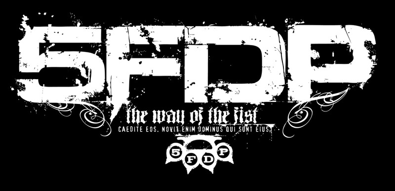 I Five Finger Death Punch presentano il videoclip di "I Apologize"